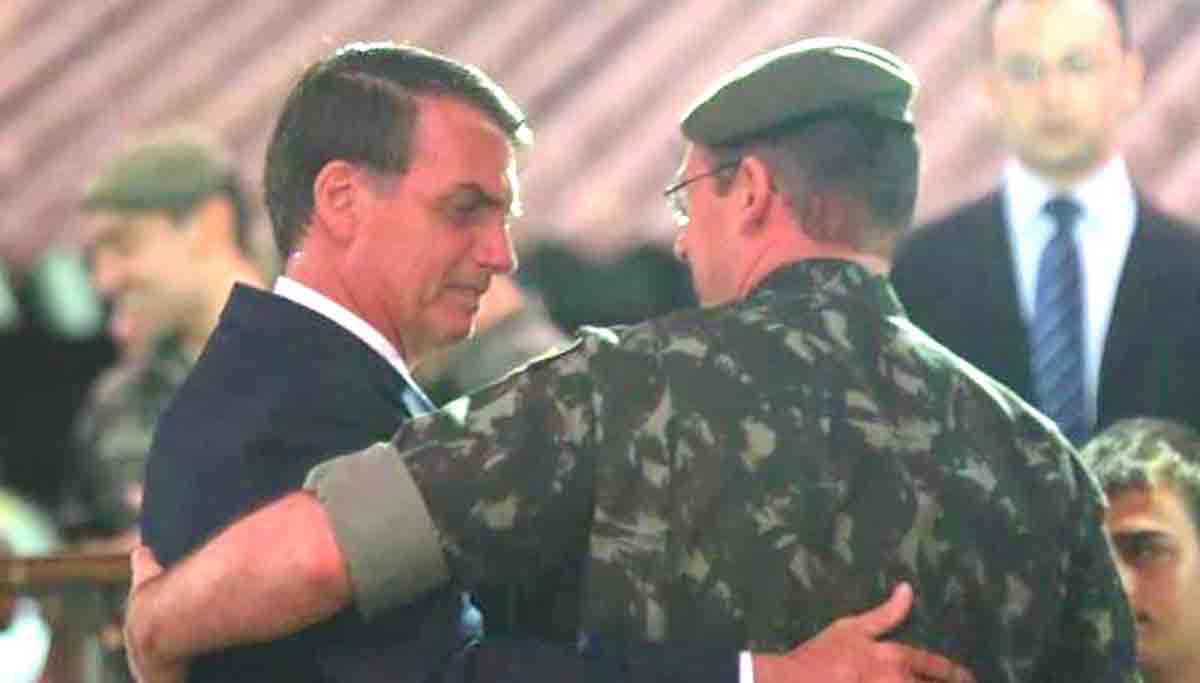Generais pedem aumento salarial a Bolsonaro