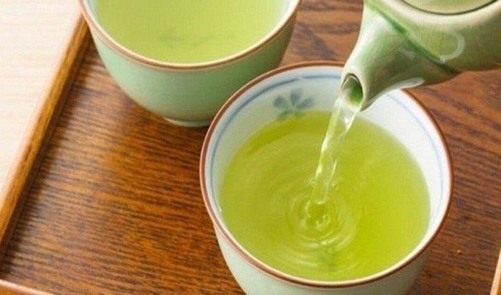 Chá relaxante para dormir profundamente e acordar bem disposto: só 3 ervas