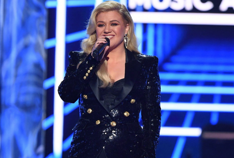 Cantora é hospitalizada às pressas: ‘derramou lágrimas de dor após o show’