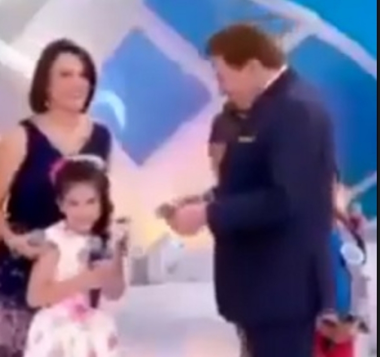 Silvio Santos choca internautas após fazer pergunta de cunho sexual ... Silvio Santos choca internautas após fazer pergunta de cunho sexual ...