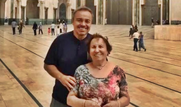 Vídeo: Dona Maria do Céu, aos 90 anos, precisa ser amparada no velório ...