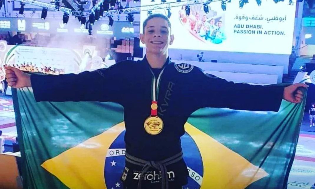 Caio Braga, promessa do jiu-jitsu com apoio do mc poze e Pedro Scooby é medalha de ouro em mundial