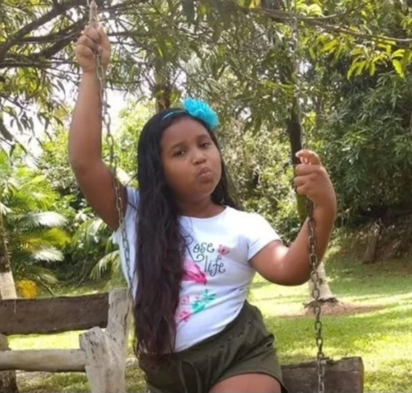 MENINA DE 12 ANOS MORRE EM TIROTEIO NUMA COMUNIDADE DO RIO